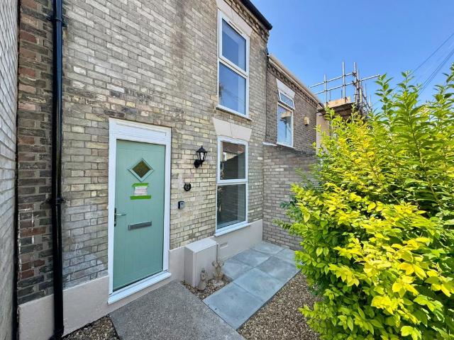 2 bedroom terraced house to rent