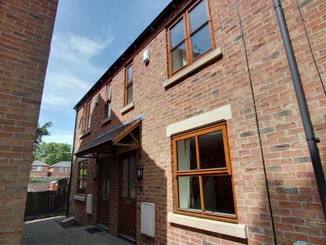 2 bedroom terraced house to rent