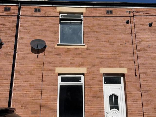 2 bedroom terraced house to rent