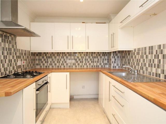 2 bedroom terraced house to rent