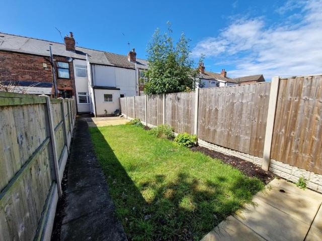 2 bedroom terraced house to rent