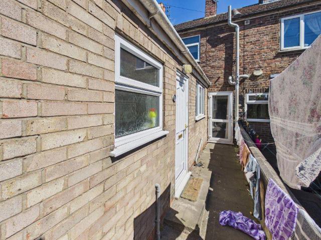 2 bedroom terraced house to rent