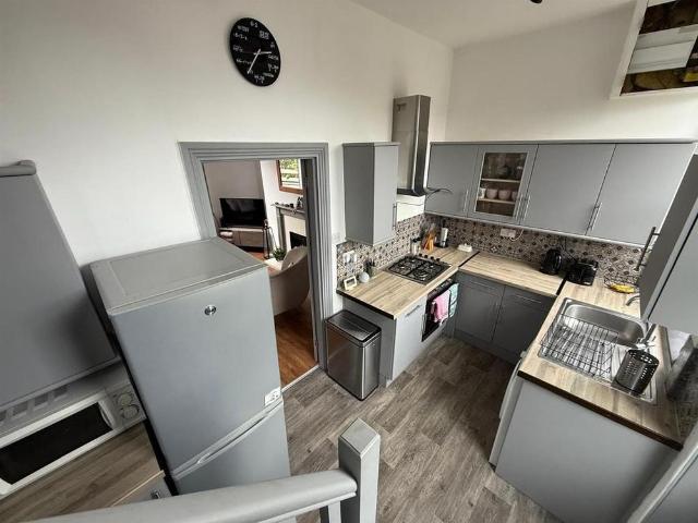 2 bedroom terraced house to rent