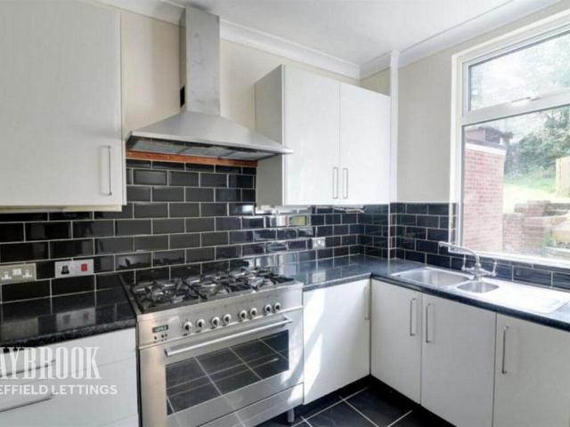 2 bedroom terraced house to rent