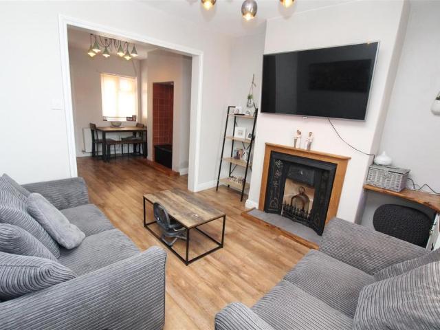 2 bedroom terraced house to rent