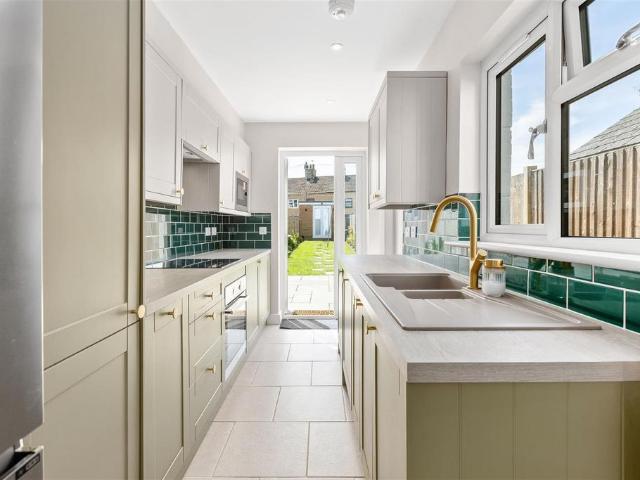 2 bedroom terraced house to rent