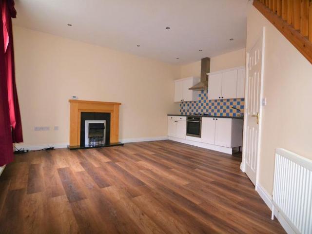 2 bedroom terraced house to rent