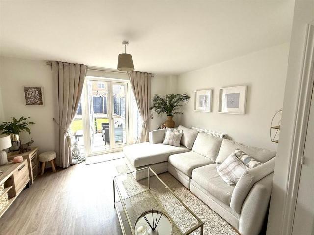 2 bedroom terraced house to rent