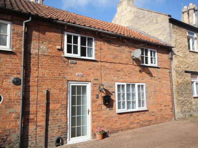 2 bedroom terraced house to rent