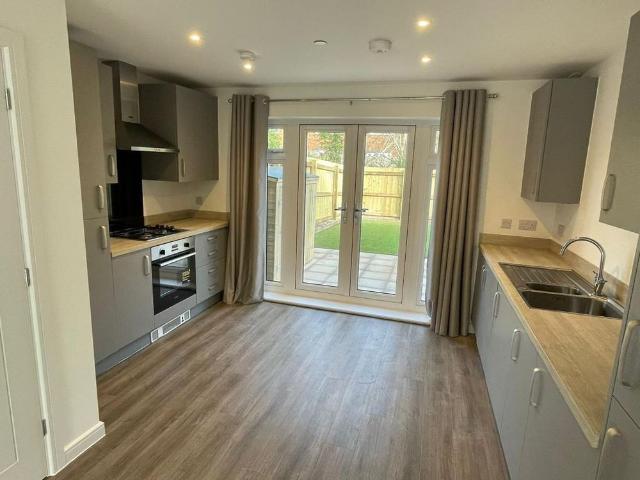 2 bedroom terraced house to rent