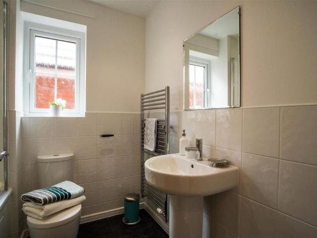 2 bedroom terraced house to rent