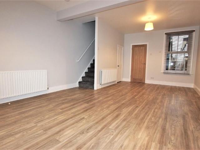 2 bedroom terraced house to rent
