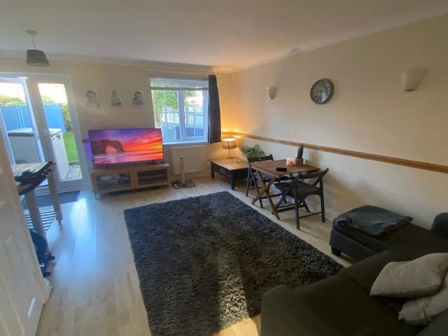 2 bedroom terraced house to rent