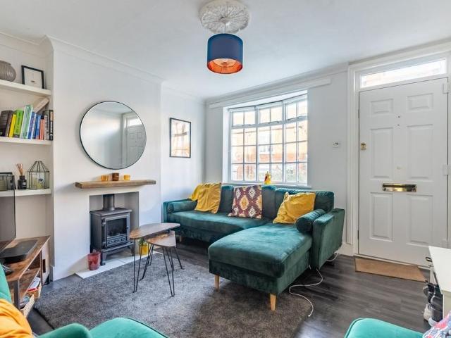2 bedroom terraced house to rent