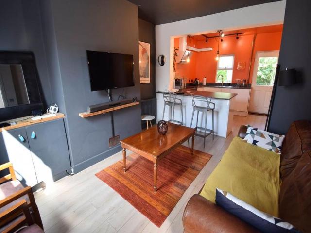 2 bedroom terraced house to rent
