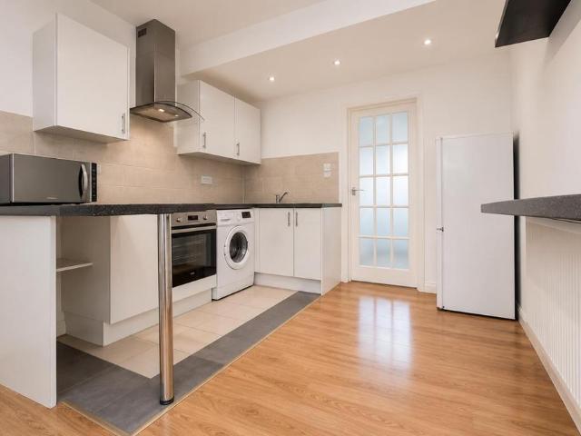 2 bedroom terraced house to rent