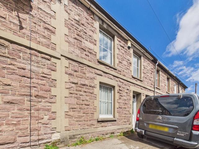 2 bedroom terraced house to rent
