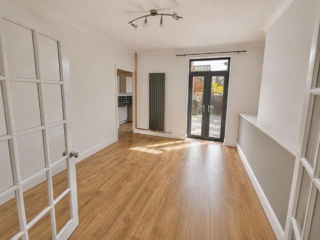 2 bedroom terraced house to rent