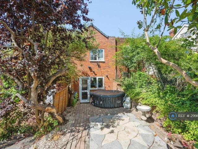 2 bedroom terraced house to rent