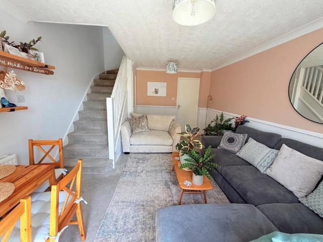 2 bedroom terraced house to rent