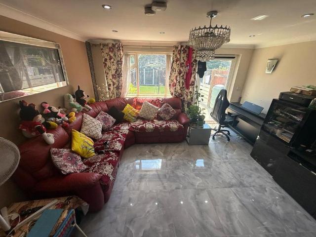 2 bedroom terraced house to rent