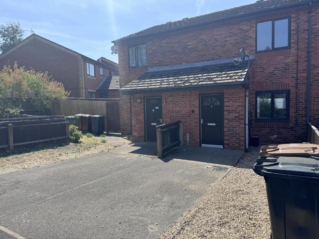 2 bedroom terraced house to rent