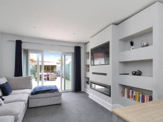 2 bedroom terraced house to rent