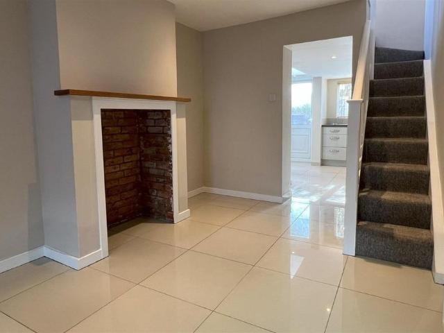 2 bedroom terraced house to rent