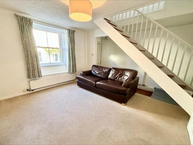 2 bedroom terraced house to rent