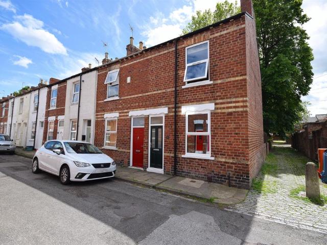 2 bedroom terraced house to rent