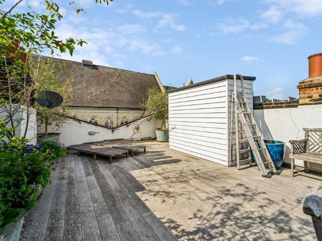 2 bedroom terraced house to rent