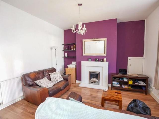 2 bedroom terraced house to rent