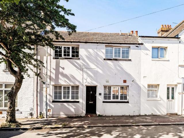 2 bedroom terraced house to rent