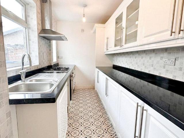 2 bedroom terraced house to rent