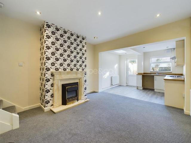 2 bedroom terraced house to rent