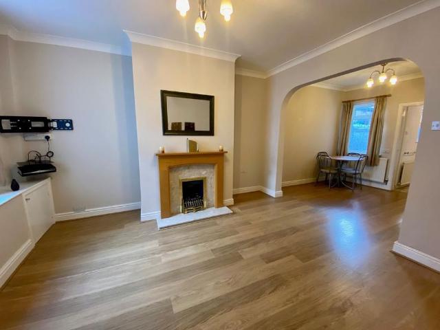 2 bedroom terraced house to rent