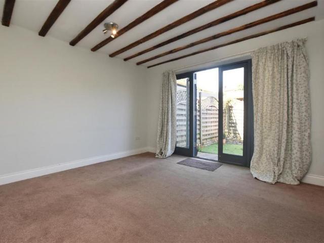 2 bedroom terraced house to rent