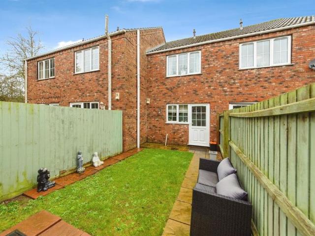 2 bedroom terraced house to rent