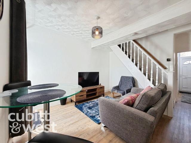 2 bedroom terraced house to rent