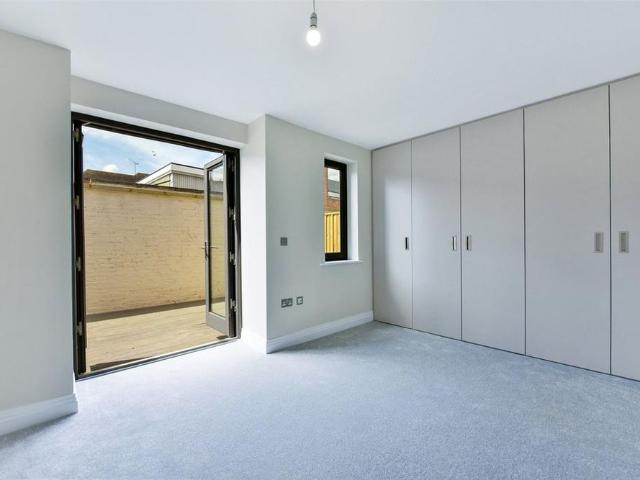 2 bedroom terraced house to rent