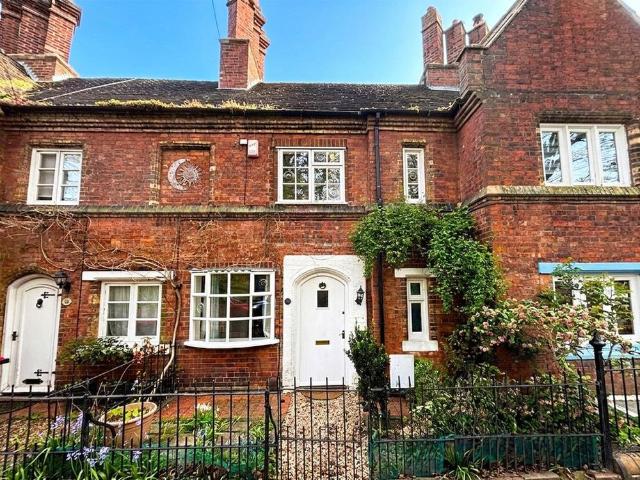 2 bedroom terraced house to rent