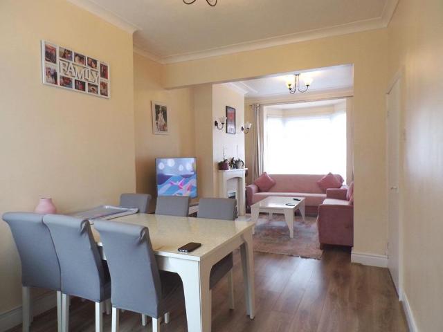 2 Bedroom Terraced House To Rent