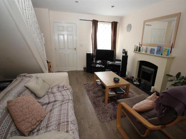 2 bedroom terraced house to rent