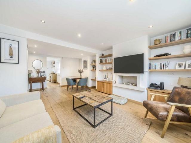 2 bedroom terraced house to rent