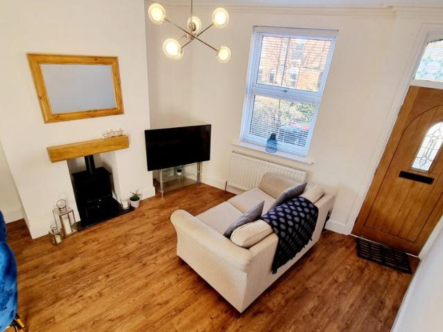 2 bedroom terraced house to rent