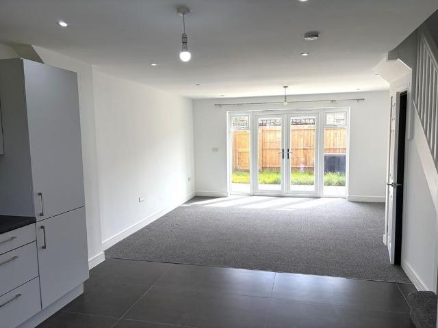 2 bedroom terraced house to rent