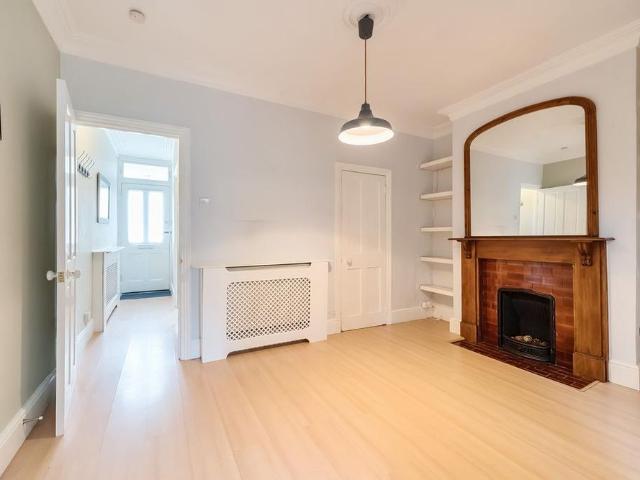 2 bedroom terraced house to rent