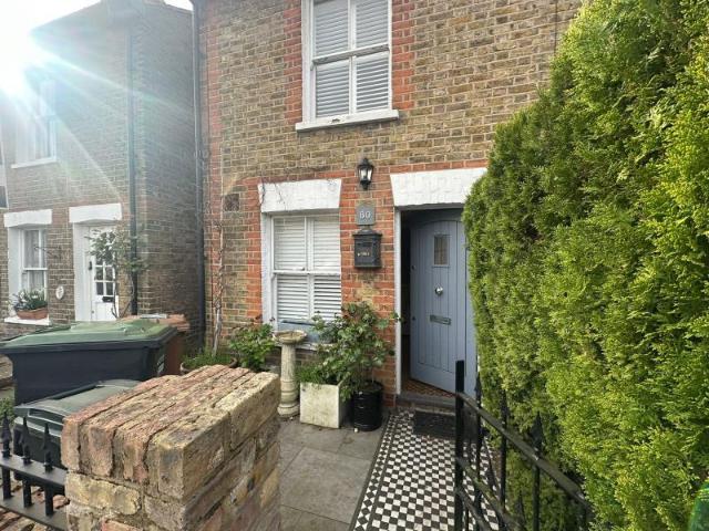 2 bedroom terraced house to rent