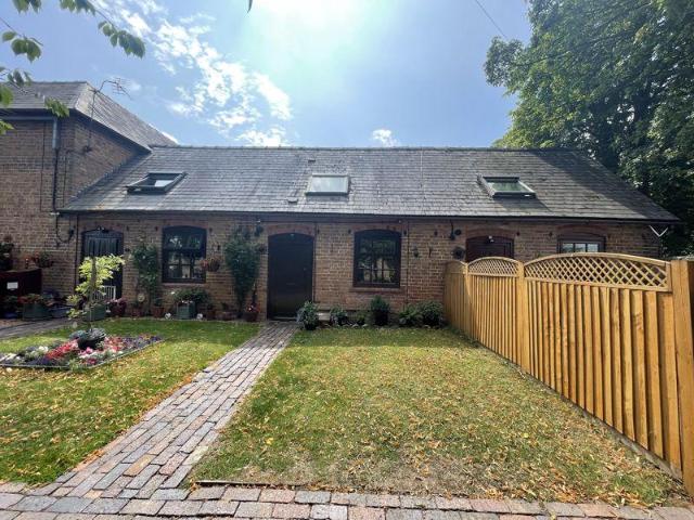 2 bedroom terraced house to rent