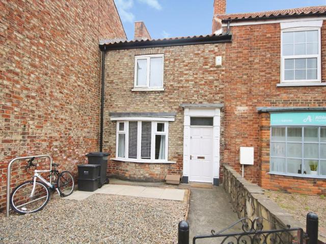 2 bedroom terraced house to rent